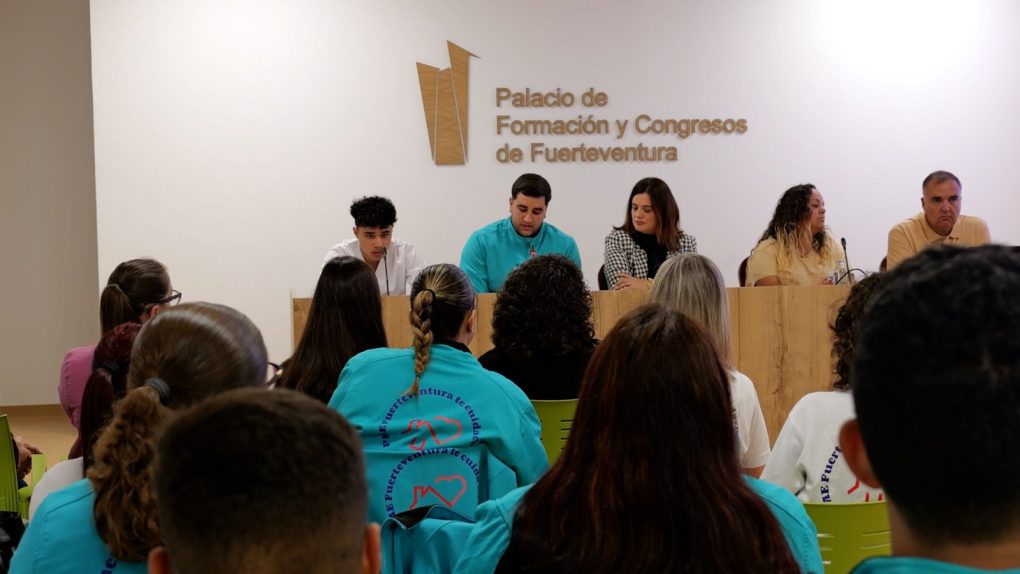 Los PFAE-GJ de Fuerteventura refuerzan su conexión con el tejido ...